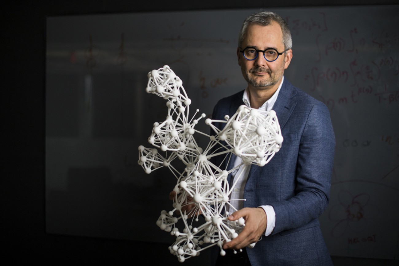 Barabási Albert-László: Terjedési jelenségek - Virális hálózatok ...